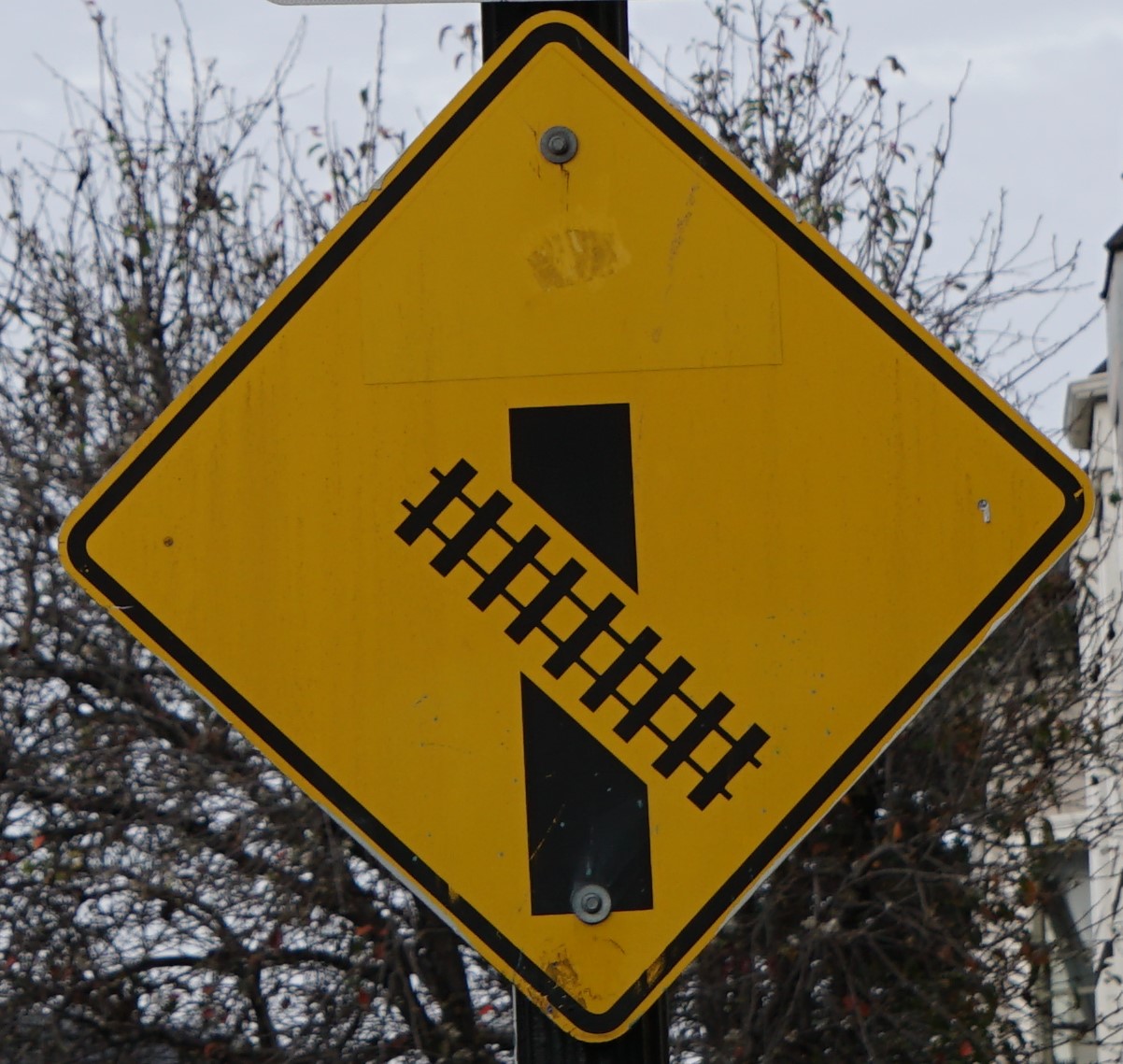 Skewed Crossing? Illegal road signs in the Castro? – offtracksanfrancisco